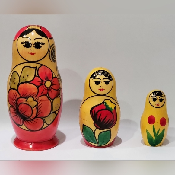 Toys | Set Of Vintage Matryoshka Nesting Dolls Set Of 3 | Poshmark